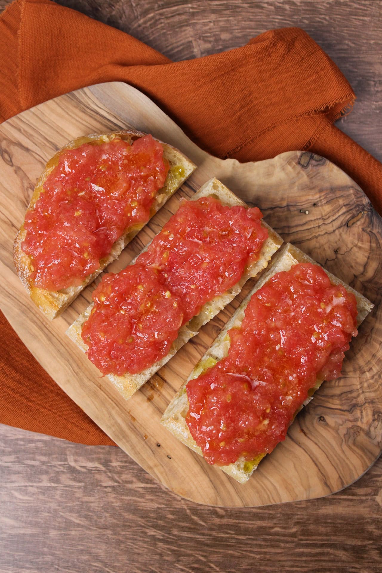 Pan Con Tomate (Spanish Tomato Bread) • The Candid Cooks